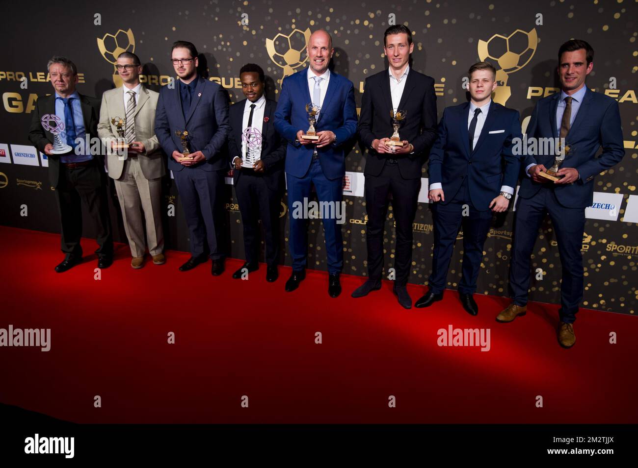 Joueur de foot posé hi-res stock photography and images - Alamy