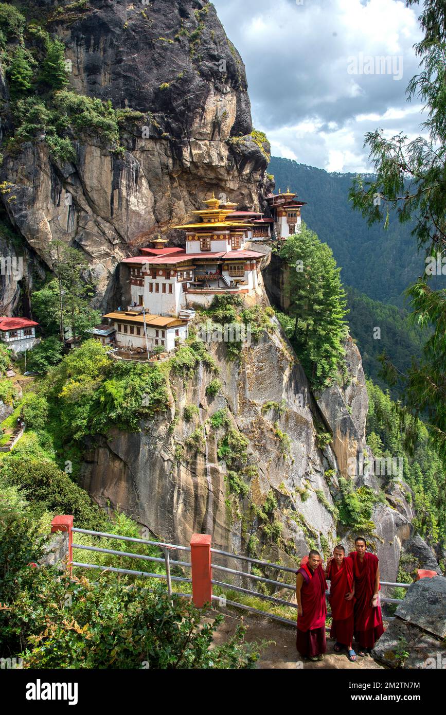 Hiking to Tiger's Nest Bhutan on the Trans Bhutan Trail Stock Photo - Alamy