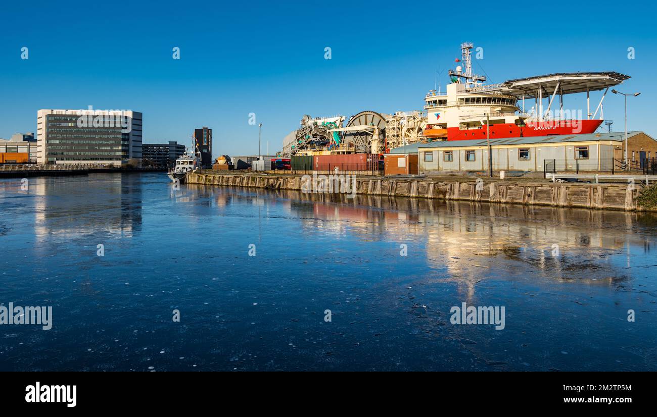 Leith, Edinburgh, Scotland, UK, 14th December 2022. UK Weather: Water ...