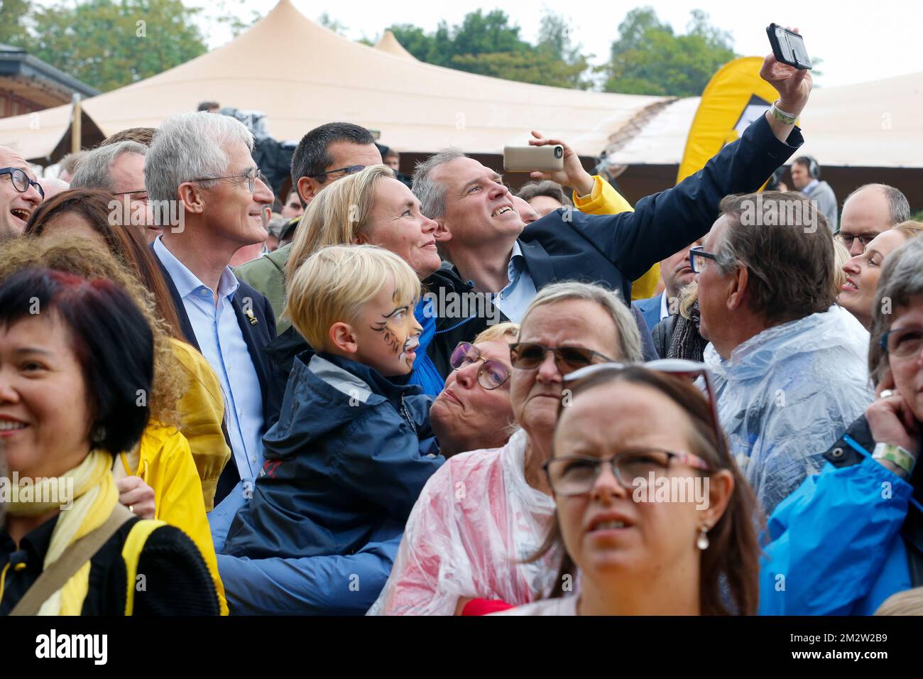 Famille bourgeois hi-res stock photography and images - Alamy
