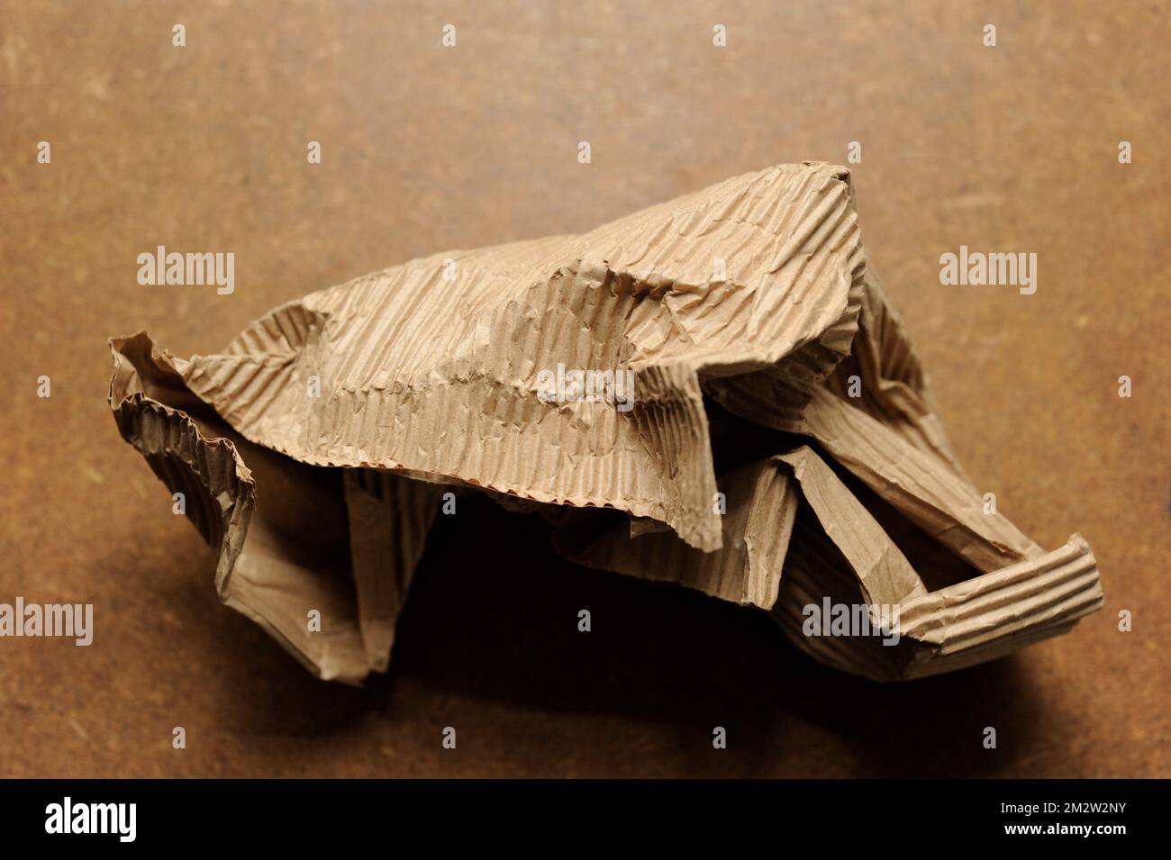 cardboard paper crumpled Stock Photo - Alamy