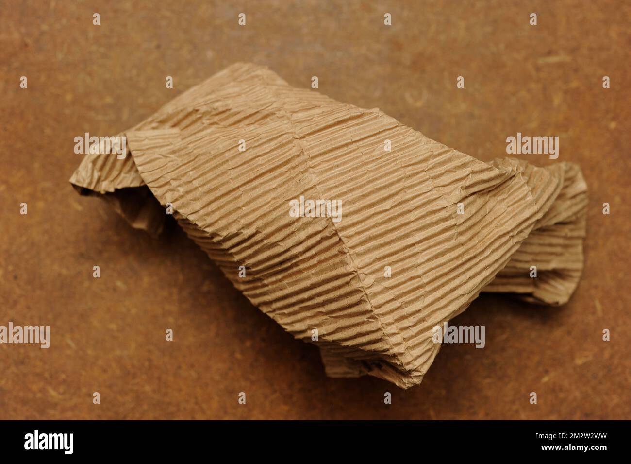 cardboard paper crumpled Stock Photo - Alamy