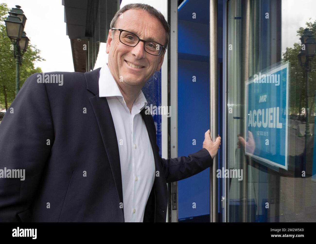 Party bureau hi-res stock photography and images - Alamy