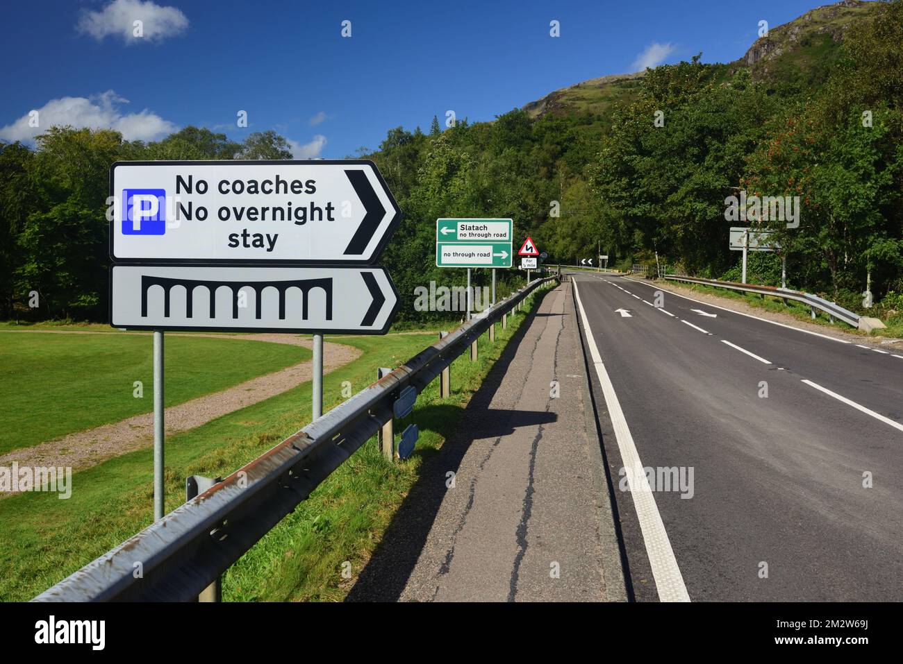 Highway code signs hi-res stock photography and images - Alamy