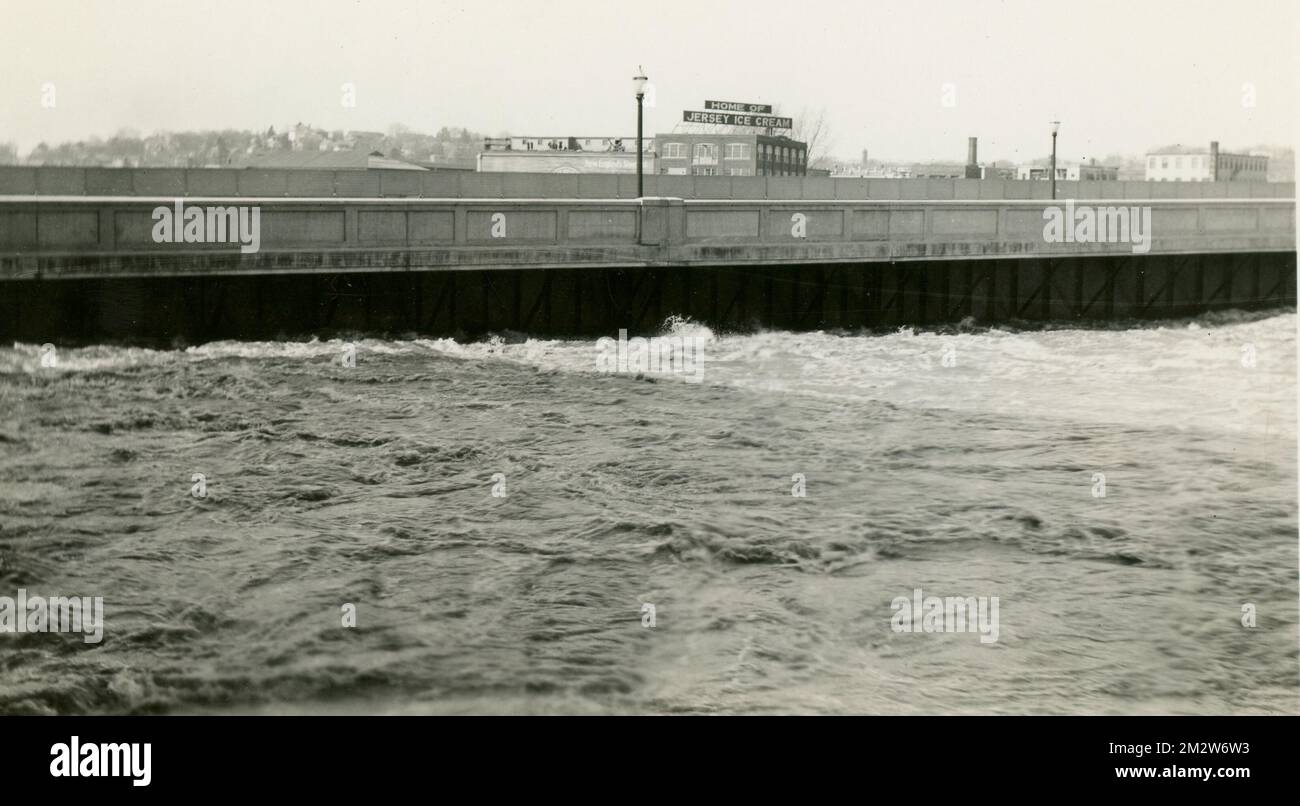 Falls bridge , Floods, Bridges, Rivers . Massachusetts Stock Photo - Alamy