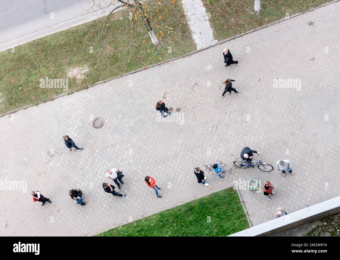 The Architecture backgrounds and objects. Sidewalk. Mans. Womans. Girls ...