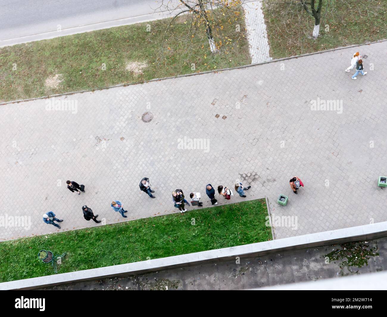 The Architecture backgrounds and objects. Sidewalk. Mans. Womans. Girls ...
