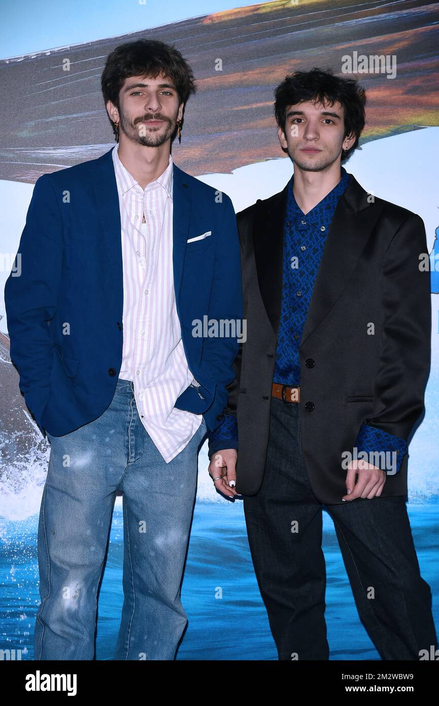 Avatar film 2022 way of the water hi-res stock photography and images ...