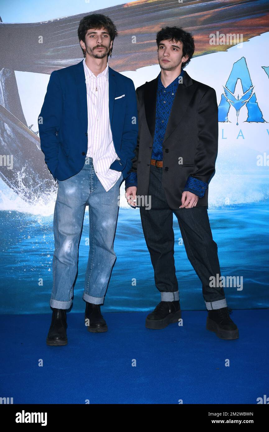 Avatar film 2022 way of the water hi-res stock photography and images ...