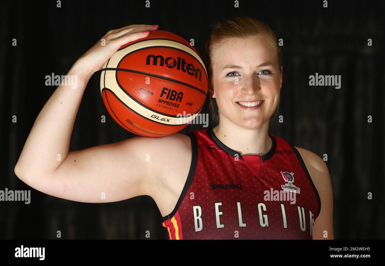 Belgian Cats Hanne Mestdagh poses for the photographer during a media ...
