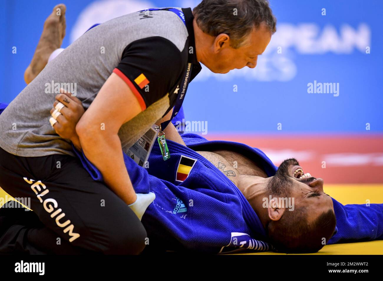 Dislocated sport hi-res stock photography and images - Alamy