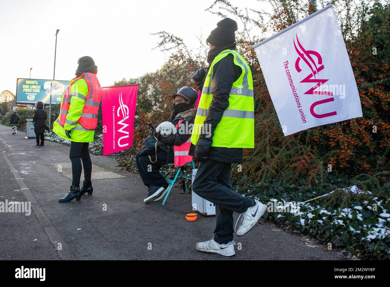 Slough, UK. 14 December, 2022. Royal Mail workers hold Communication ...