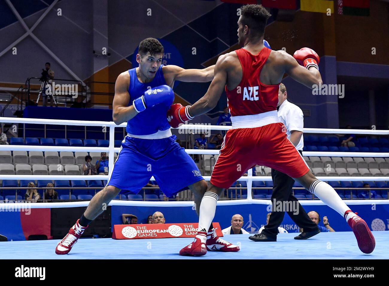 Heavyweight category hi-res stock photography and images - Alamy