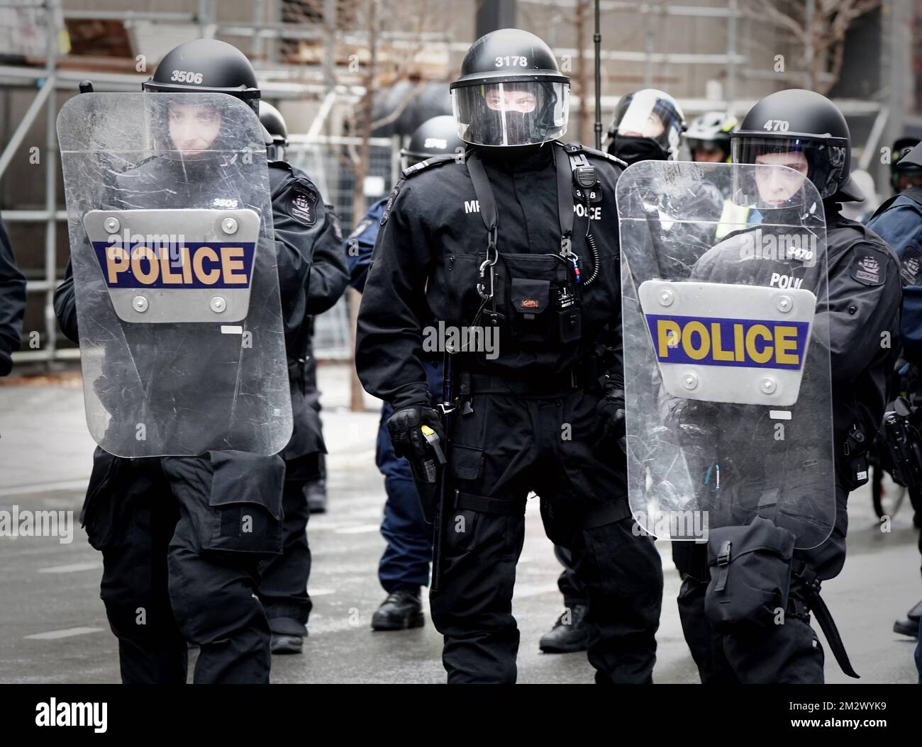 Police riot officers full hi-res stock photography and images - Alamy