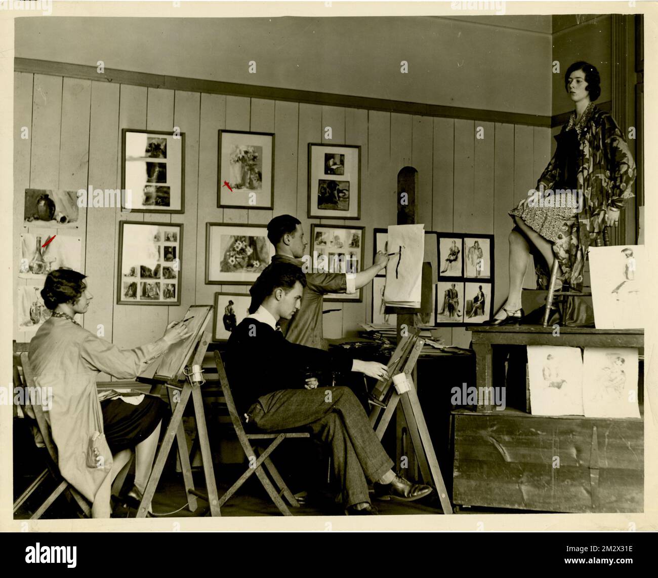 Figure drawing class , Artists' models, Students, Drawing ...