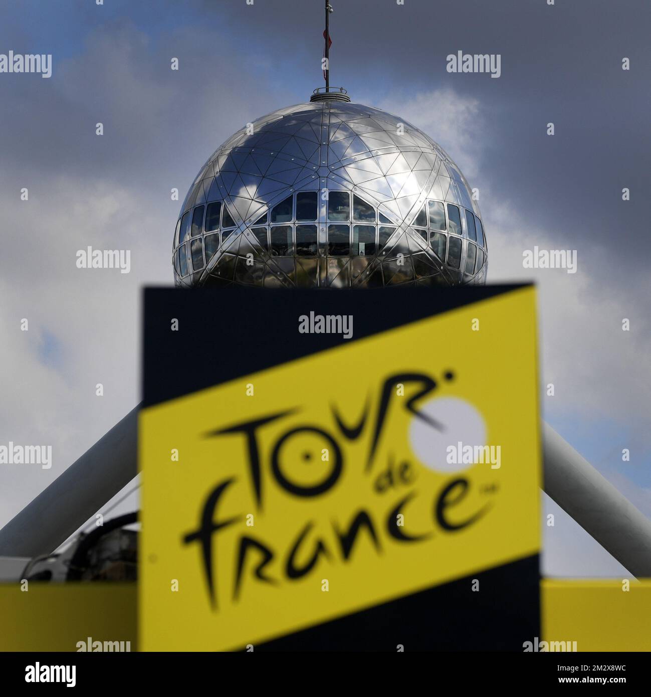 ATTENTION EDITORS - ATOMIUM - EDITORIAL USE ONLY - Illustration picture ...