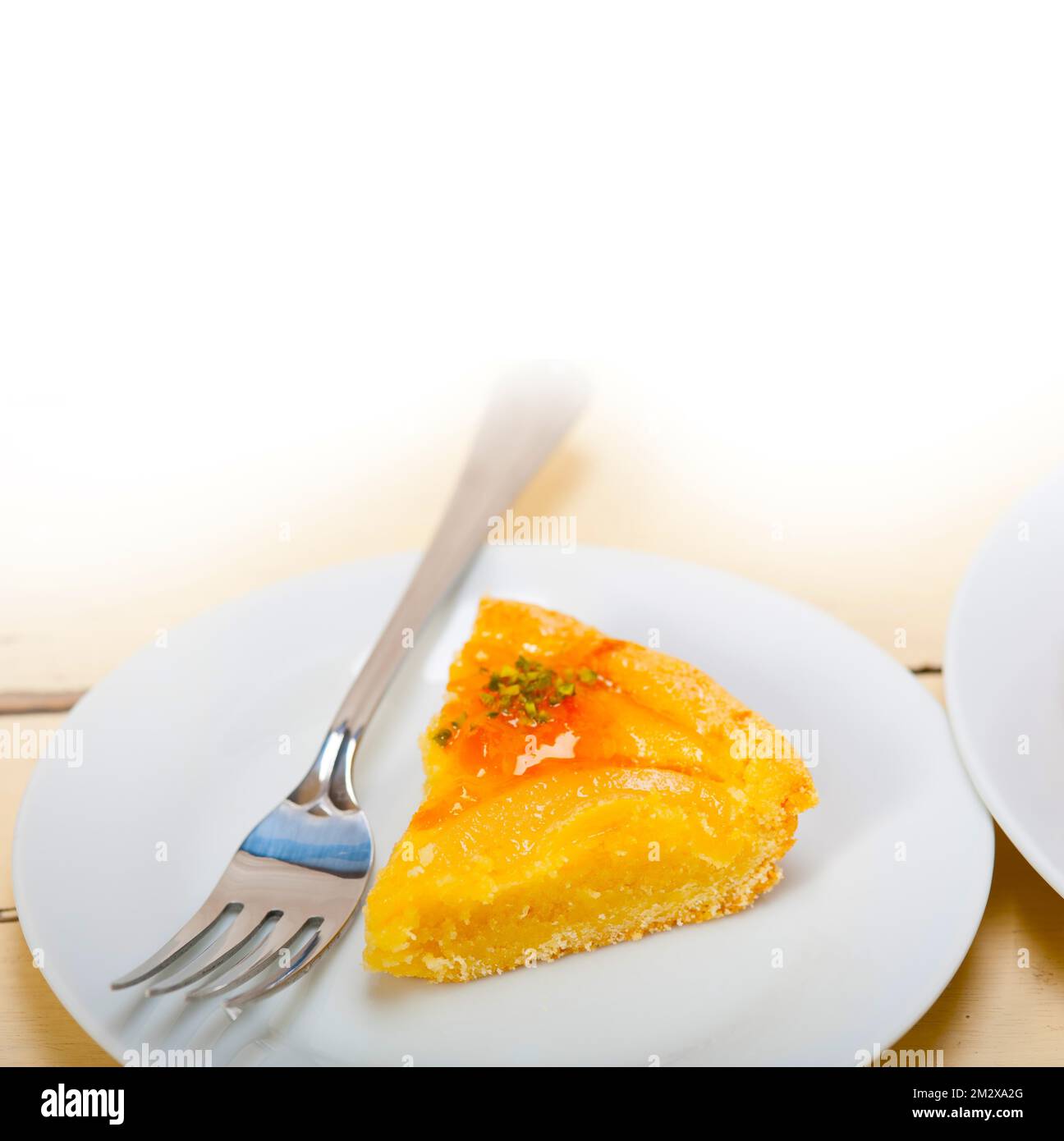 Fresh home baked pears pie dessert cake tart Stock Photo - Alamy