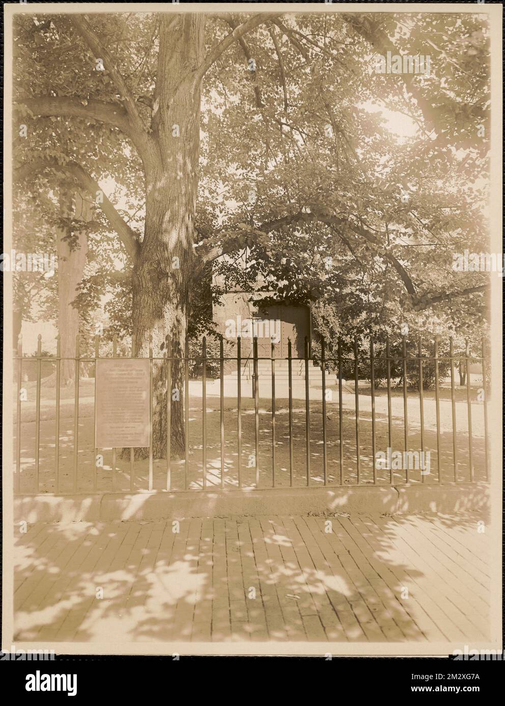 The First Church in Salem (front view) , Fences, Churches, First Church ...