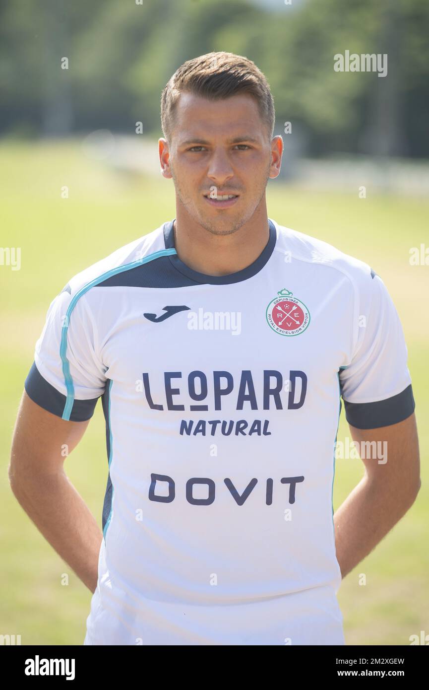 Virton's goalkeeper Anthony Moris poses for the photographer at the ...