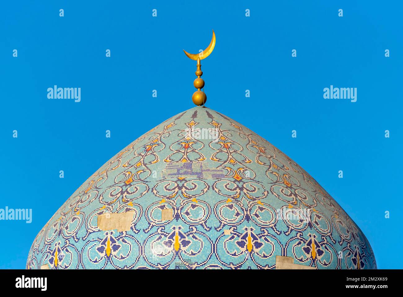 Dome of Masjid Al Rasool Al A'dham, Al Lawati Mosque, Muttrah, Muscat ...