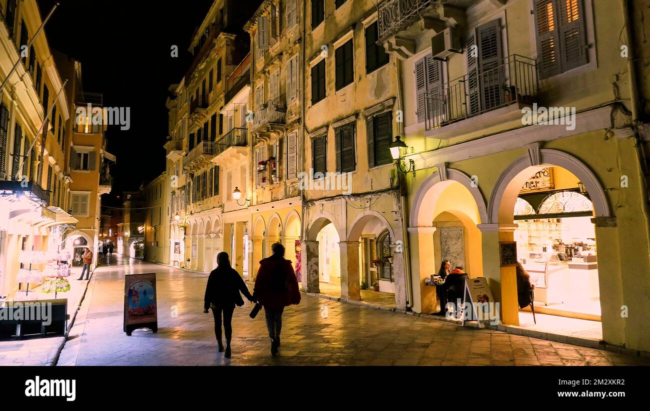 Night shot, pedestrian zone, passers-by, artificial lighting, Corfu ...