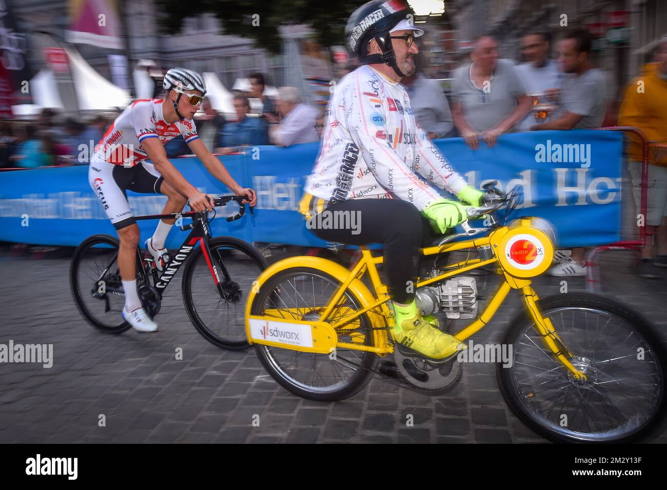 Na tour derny criterium antwerp cycling race hi-res stock photography ...