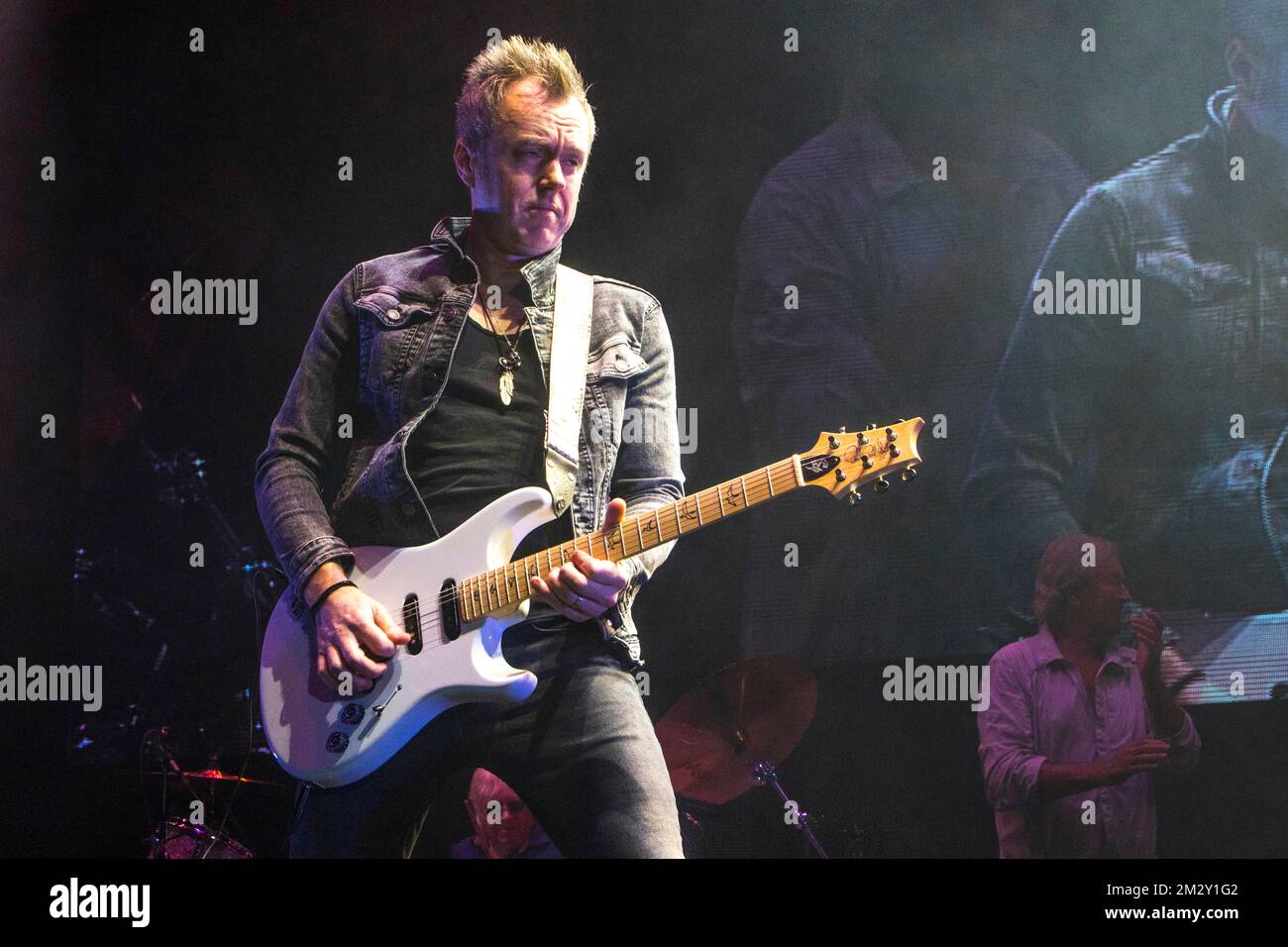 Deep purple guitarist hi-res stock photography and images - Alamy