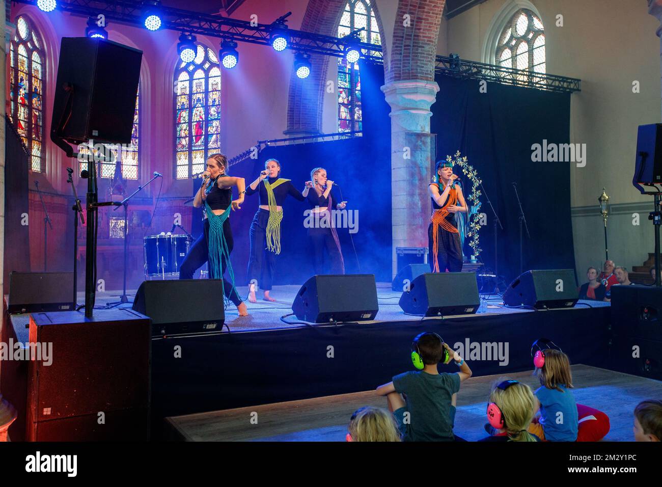 Belgaace muziek musique folk dranouter idsok hi-res stock photography ...