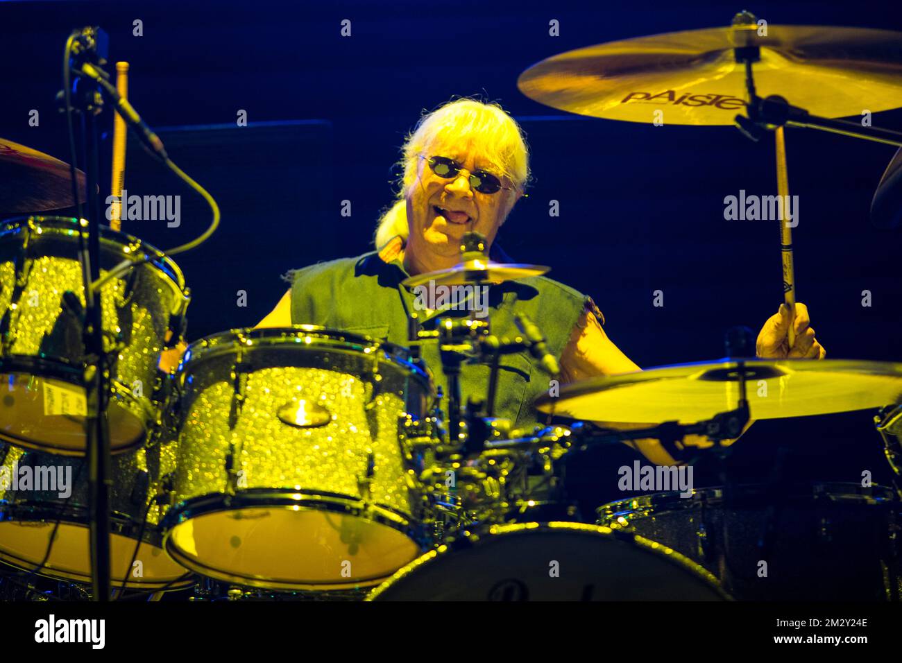 Ian paice drums hi-res stock photography and images - Alamy