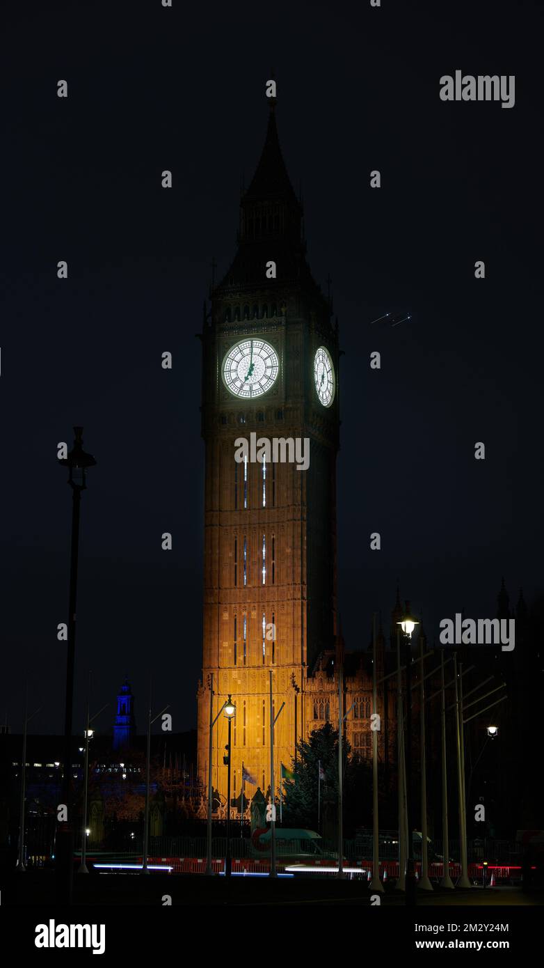 Seven o'clock hi-res stock photography and images - Alamy
