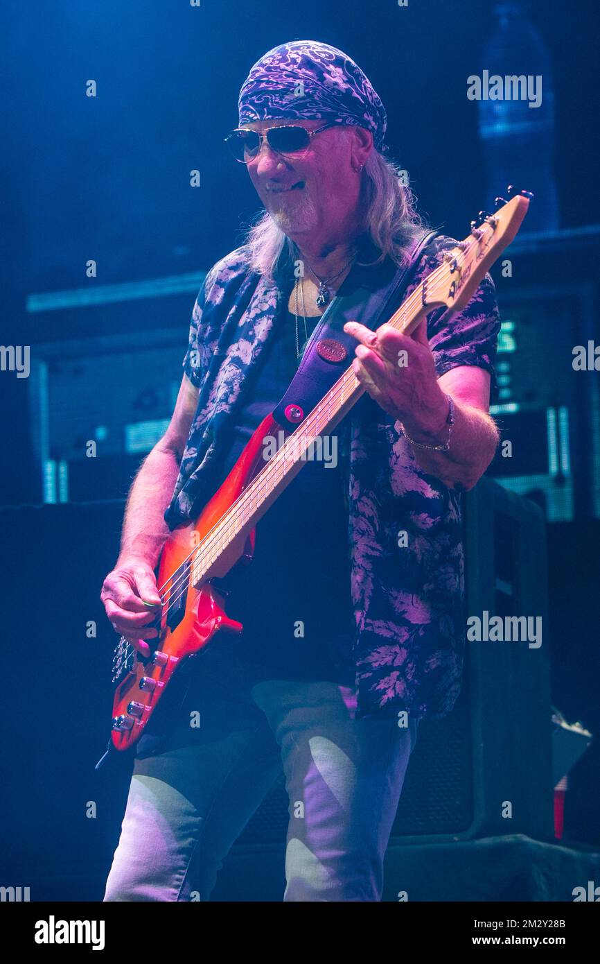 Roger glover bass hi-res stock photography and images - Alamy