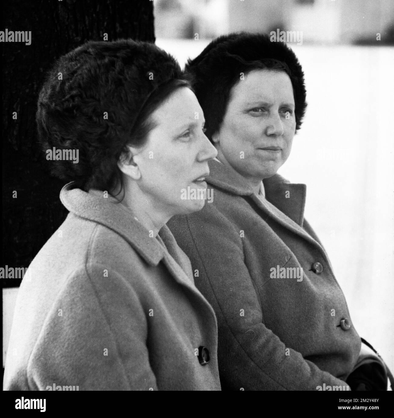 These two ladies, Elisabeth (61) r. and Wilhelmine (52) Rebbert ...