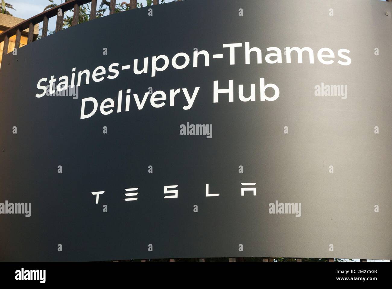 Delivery collection hub sign / signage / signs for UK customers picking ...