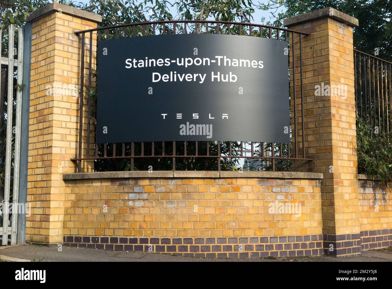 Delivery collection hub sign / signage / signs for UK customers picking ...