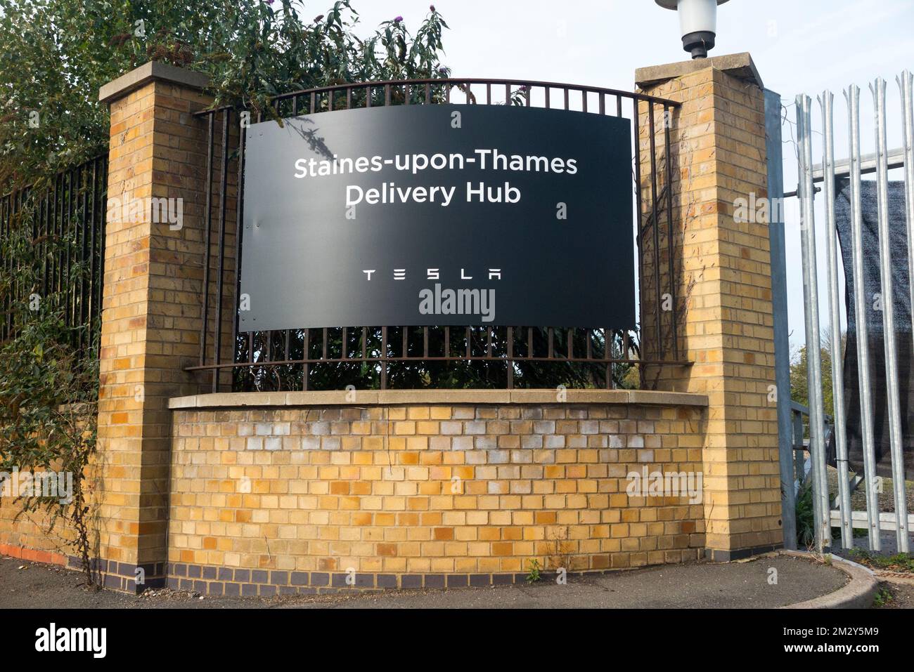 Delivery collection hub sign / signage / signs for UK customers picking ...