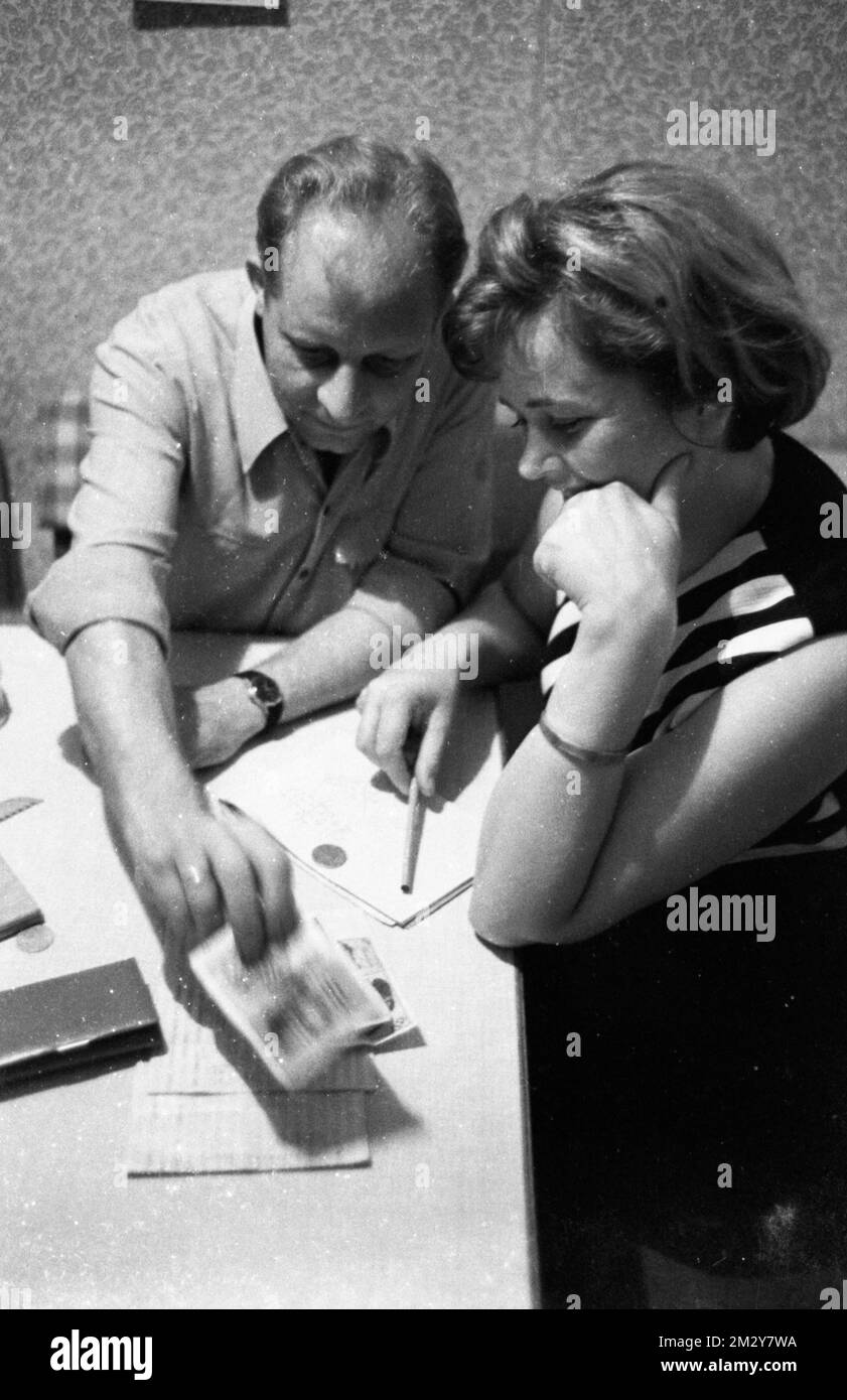 Workers, salaried employees and other low-income earners have to ...