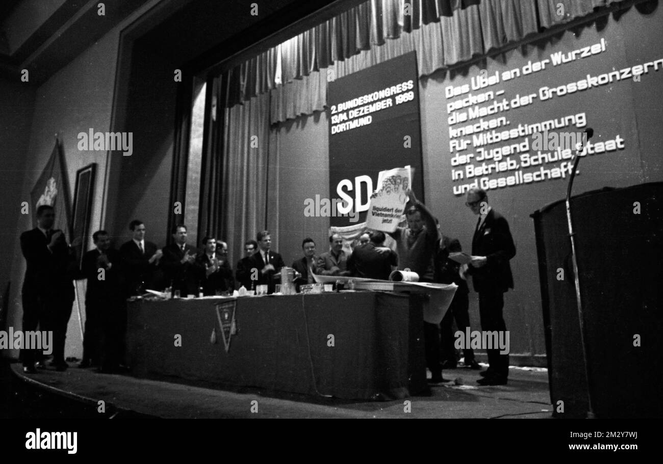 The 2nd Congress of the Socialist German Workers' Youth (SDAJ), the ...