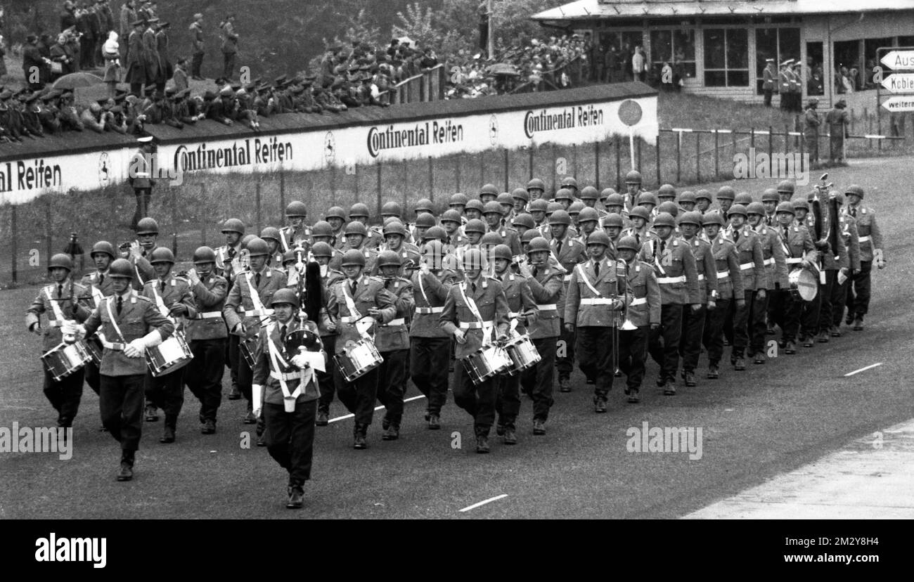 Parade of the Bundeswehr on the 20th anniversary of the founding of ...