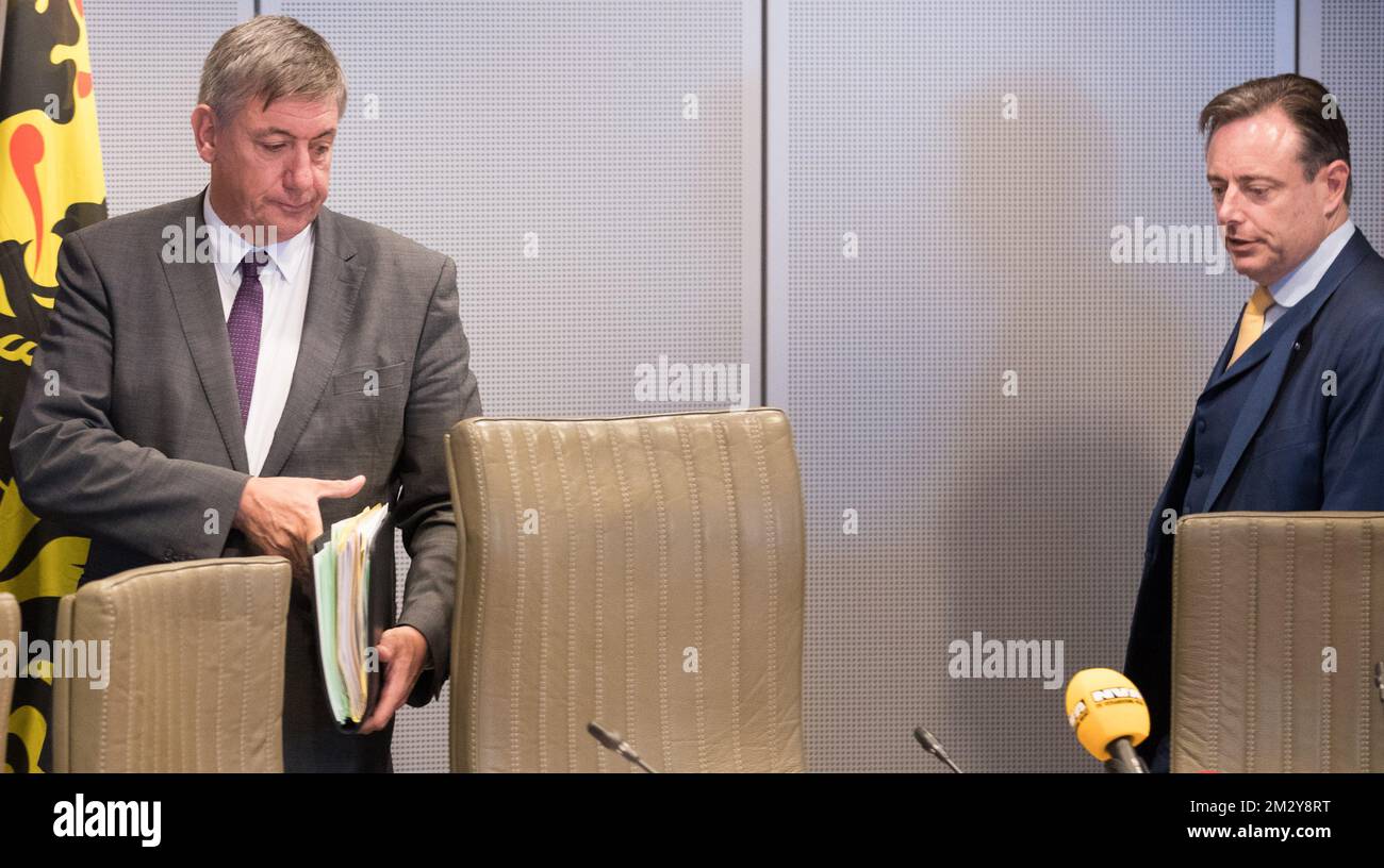 N-VA's Jan Jambon and chairman Bart De Wever pictured during press ...