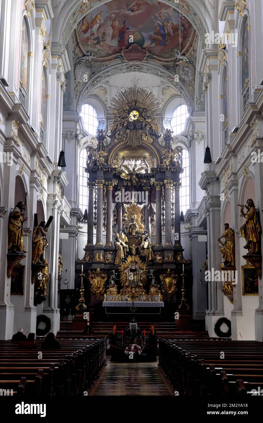 Alter Peter, interior view of the altar of the church, Munich, Bavaria ...