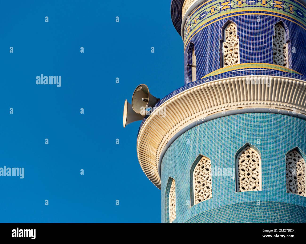 Minaret of Masjid Al Rasool Al A'dham, Al Lawati Mosque, Muttrah ...