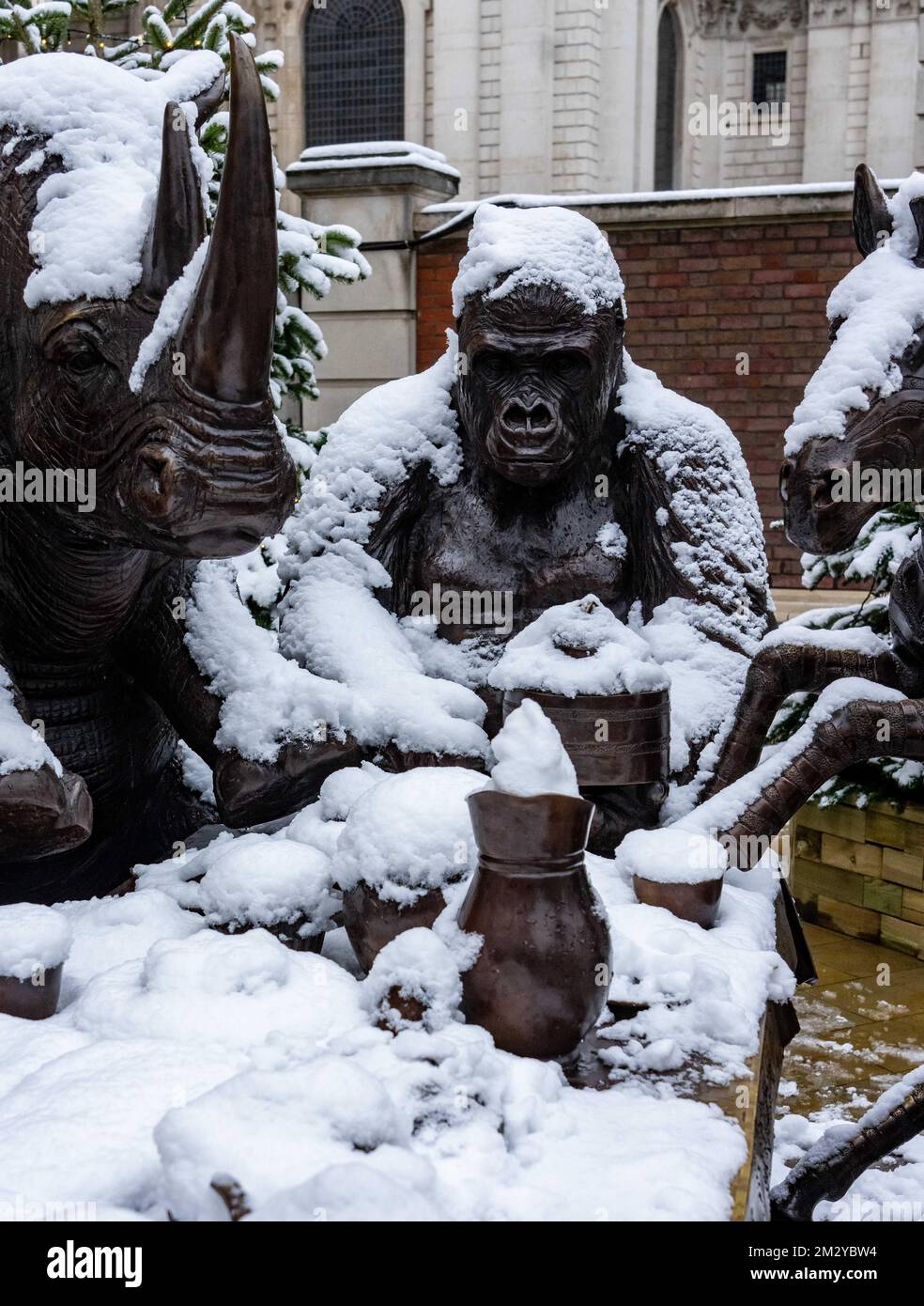 SNOW LONDON- Jeff Moore - Snow around St Pauls Cathedral in central ...