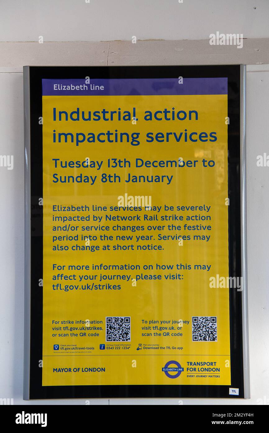 Slough, Berkshire, UK. 14th December, 2022. An Elizabeth Line ...