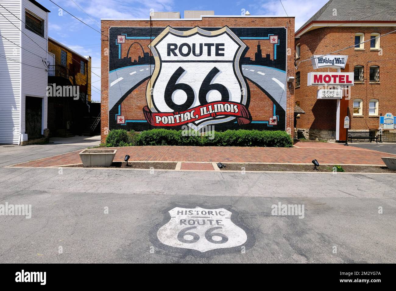Historic route 66 town mural hi-res stock photography and images - Alamy