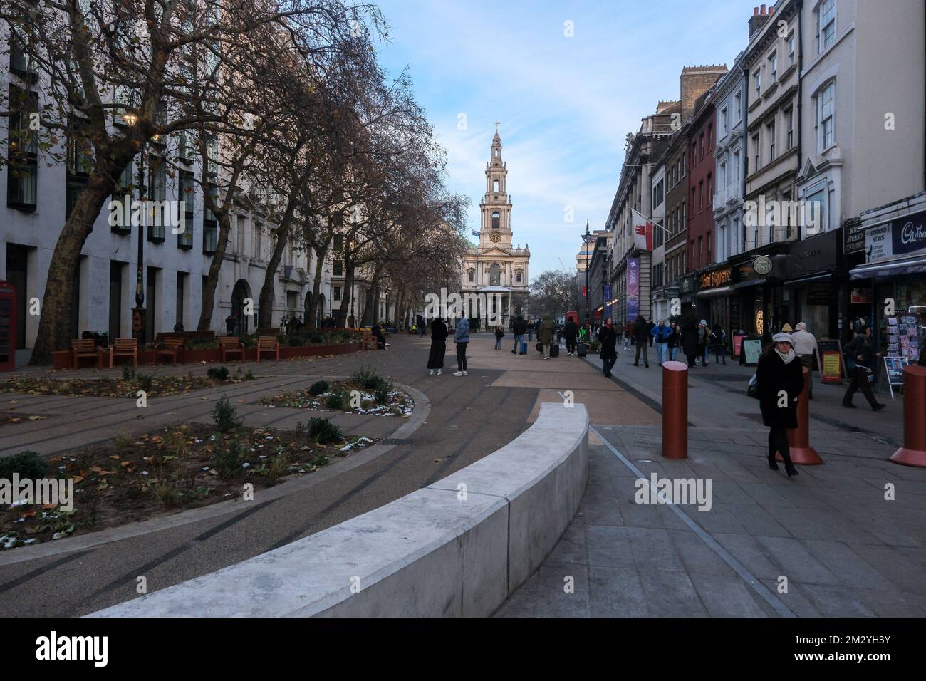 Strand, Aldwych, London, UK. 14th Dec 2022. The new Strand Aldwych ...