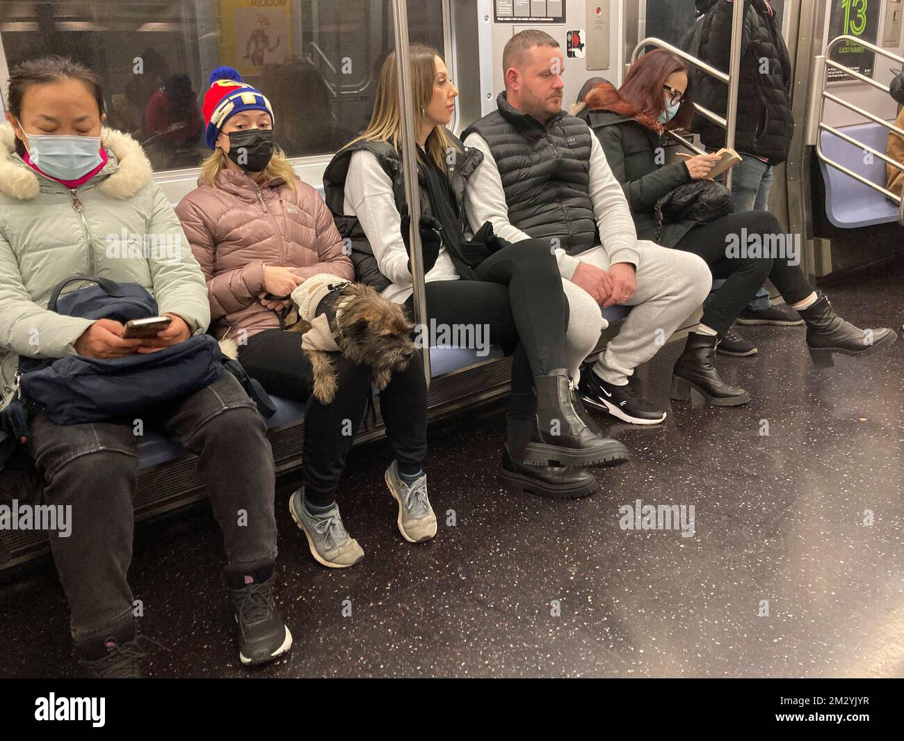 Weekend subway ridership in New York on Sunday, December 11, 2022 ...