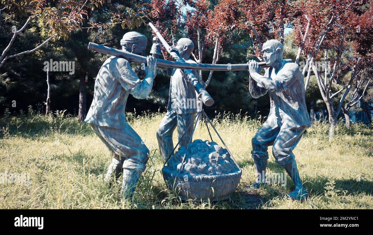 Temple three sculptures hi-res stock photography and images - Alamy