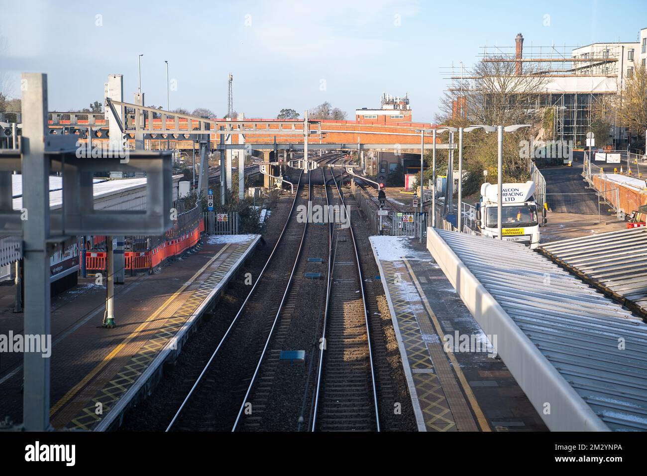 Slough, Berkshire, UK. 14th December, 2022. The railway tracks at ...