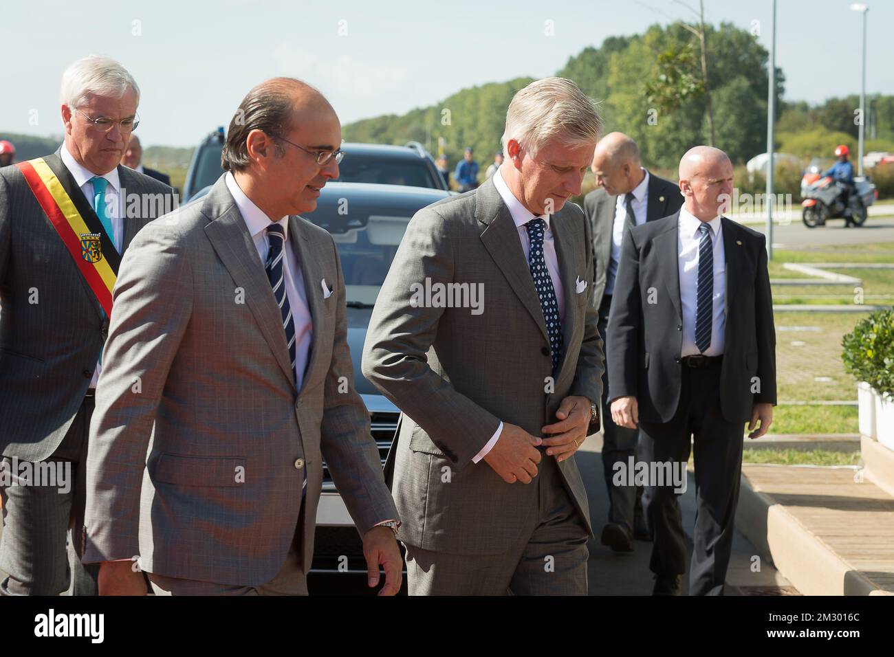 West-Flanders province governor Carl Decaluwe, Bernard Gustin and King ...