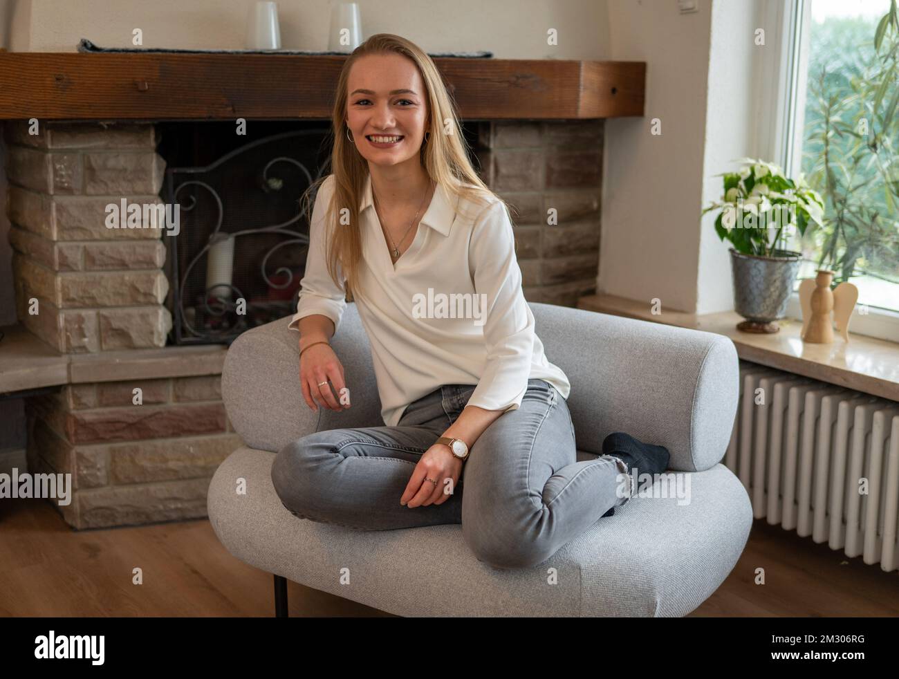 Losheim Am See, Germany. 14th Dec, 2022. Emily Vontz (SPD) smiles at ...